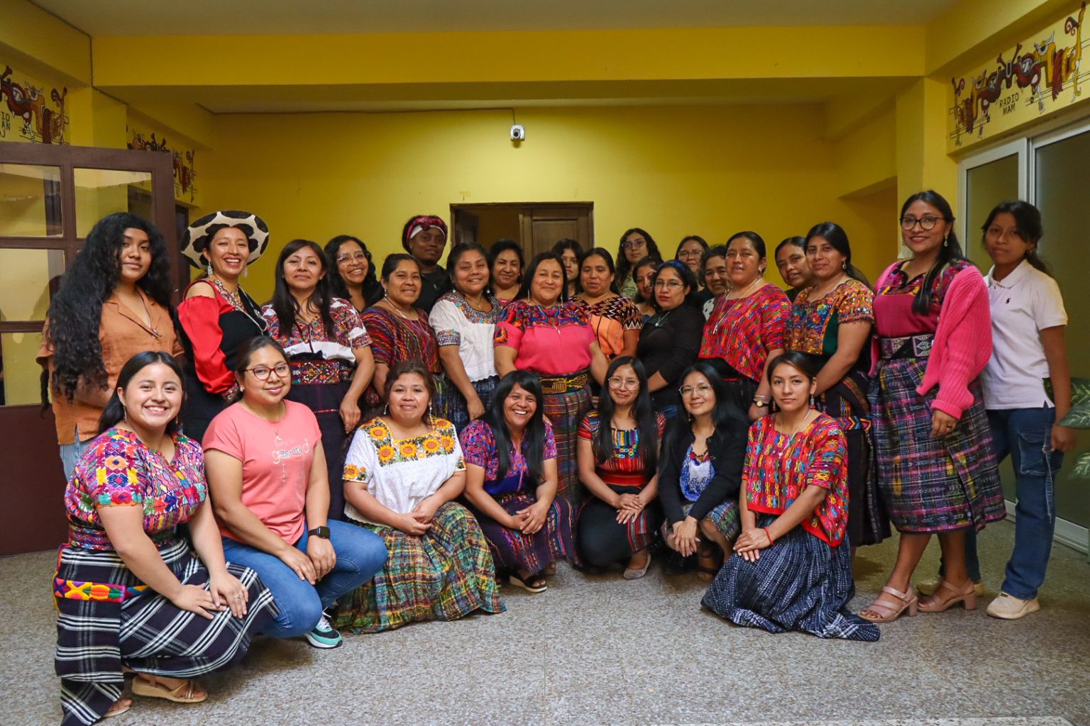 Escuela de Comunicación Antirracista de Jun Na’oj para disputar el ...